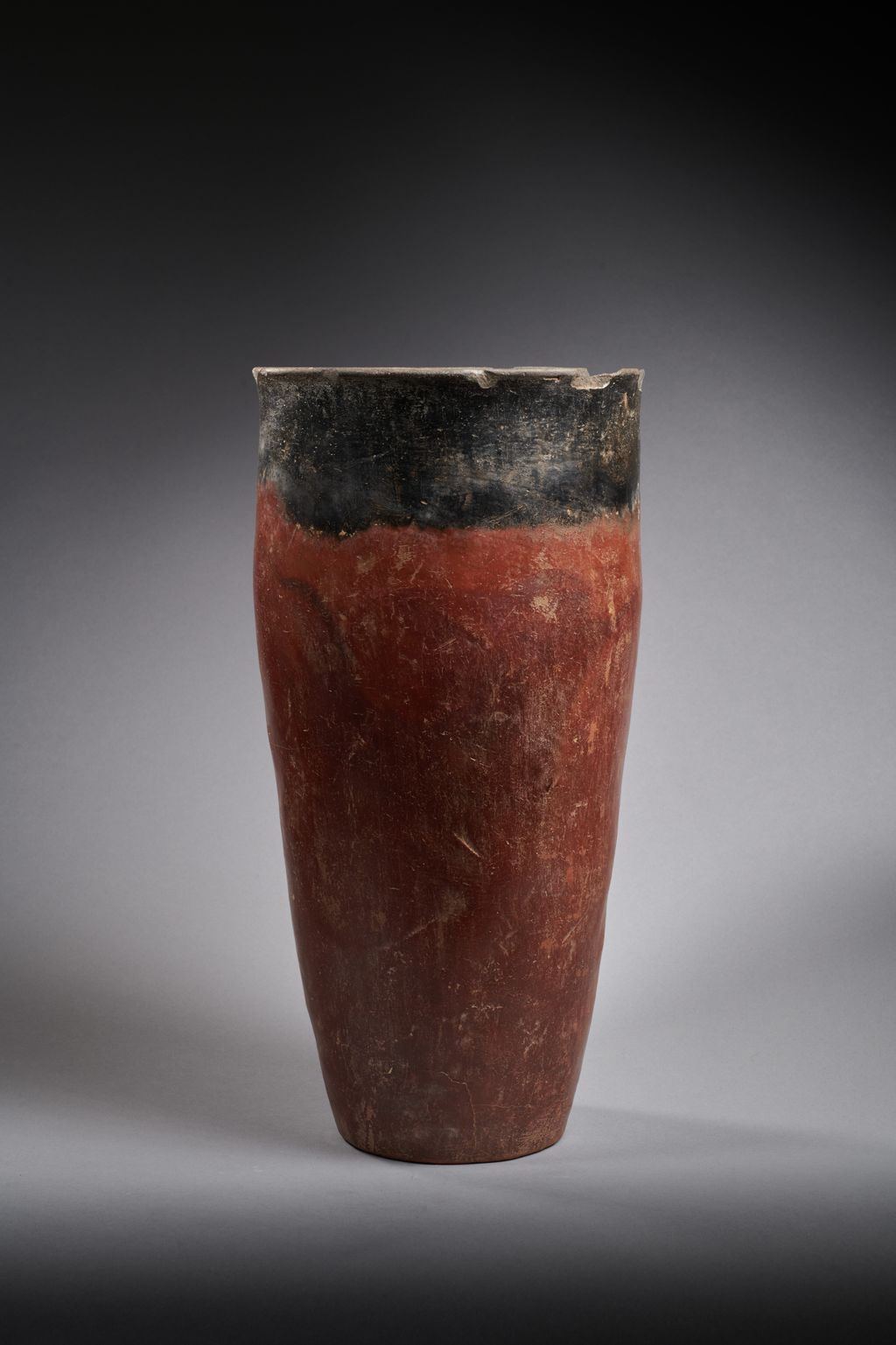 VASE "BLACK TOP" EN TERRE CUITE