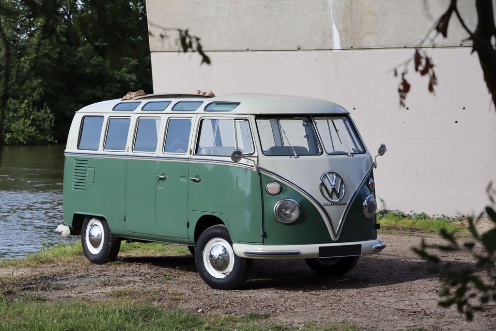 1965 Volkswagen Combi De Luxe Samba "21 windows" No reserve
