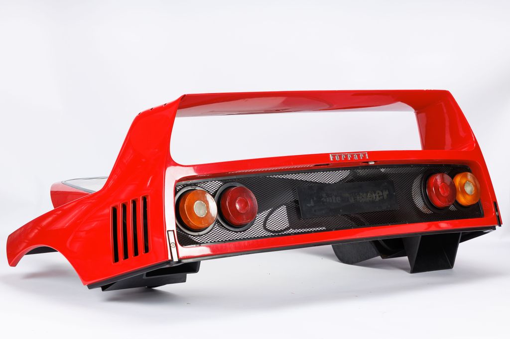 Ferrari F40 - Engine cover