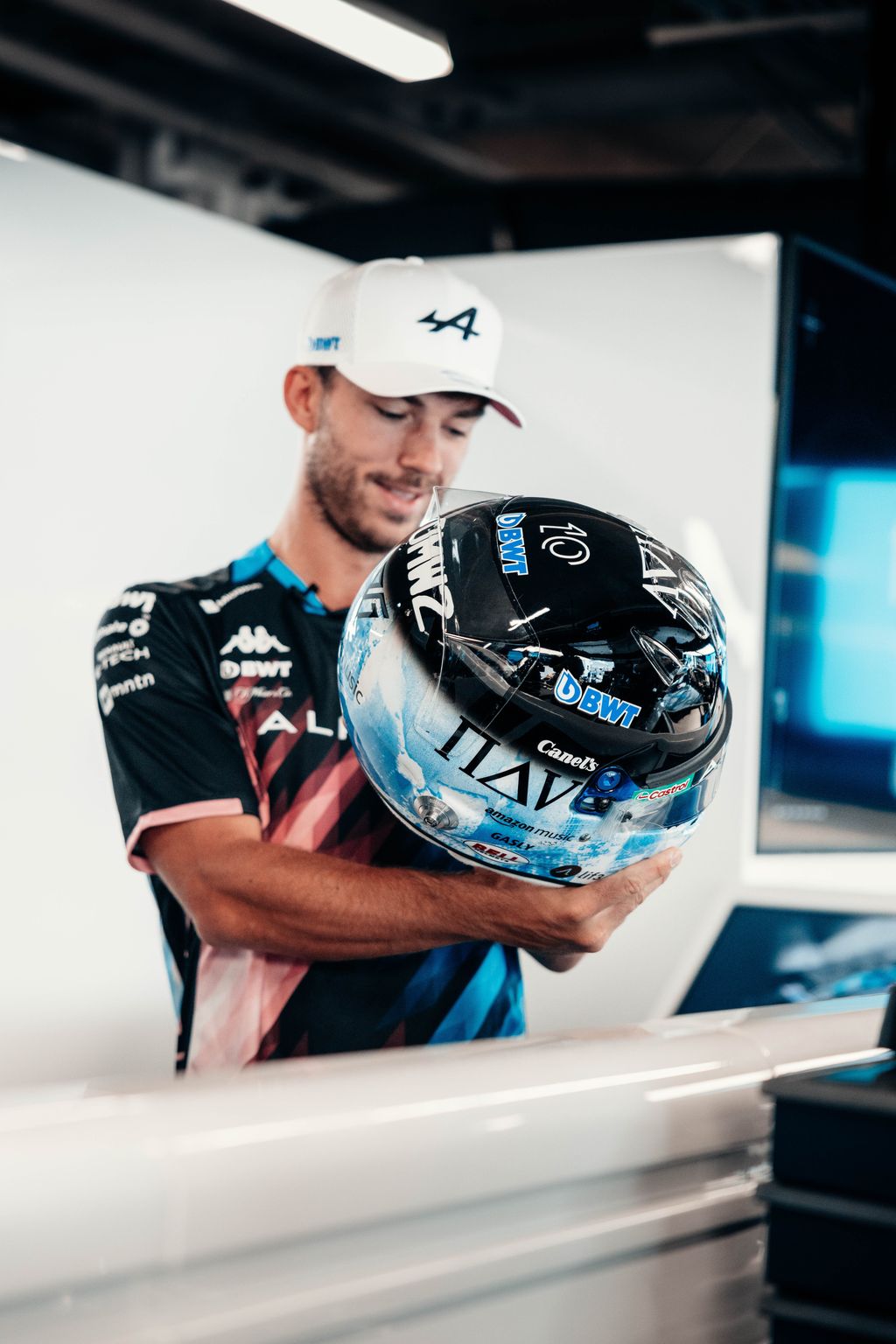 Pierre Gasly – Formule 1 - saison 2024 - Casque original porté lors du ...