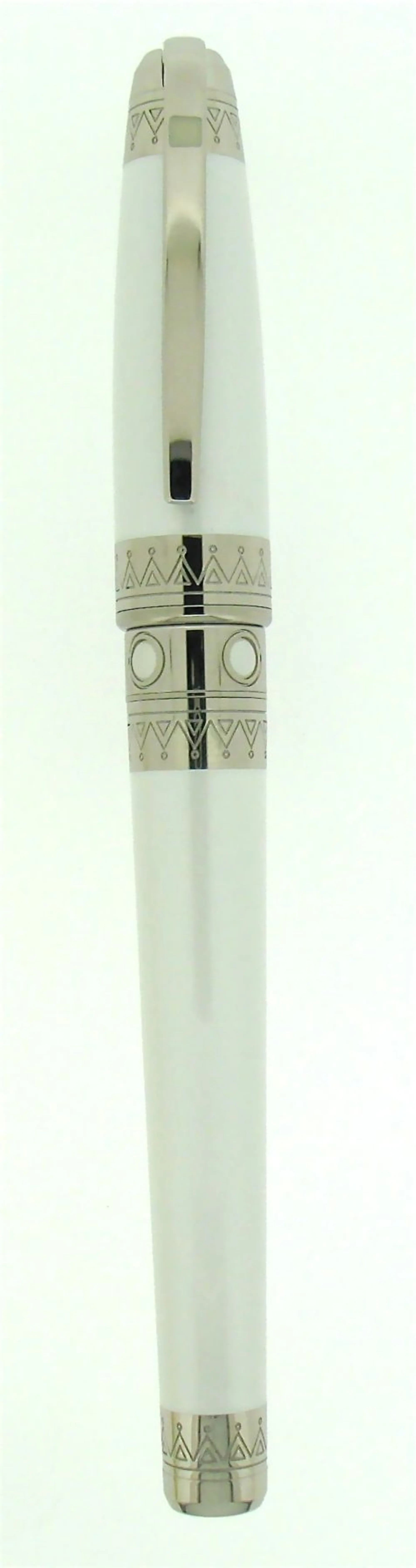 1799 Stylos de collection et briquets S.T. Dupont en séries limitées ...