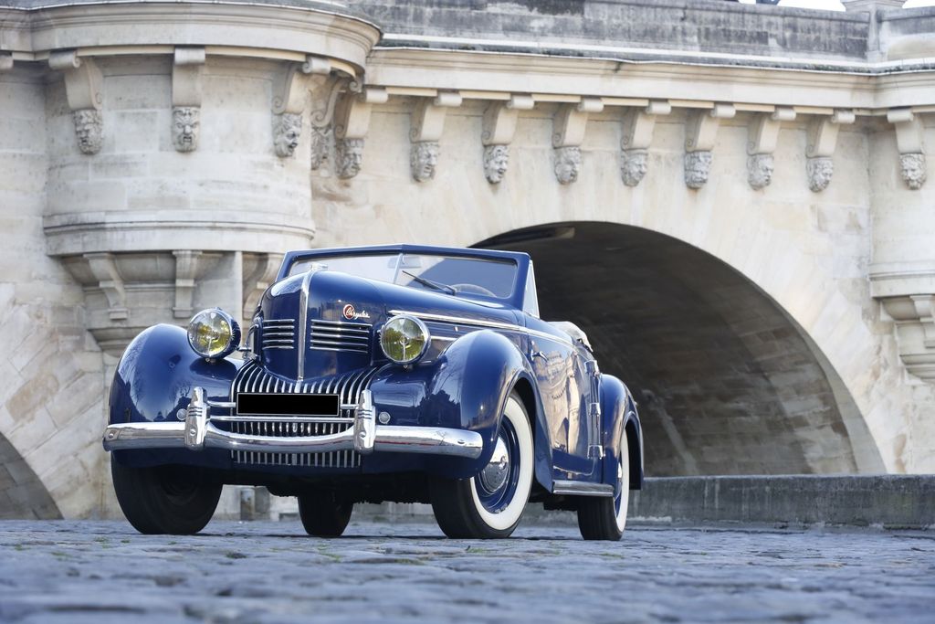 1939 Imperial Chrysler C 23 Roadster par Marcel Pourtout